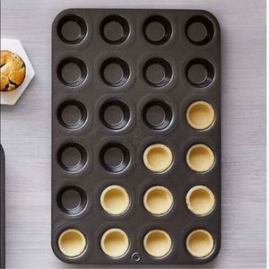 Pampered Chef | Kitchen | Pampered Chef Mini Cupcaketart Pan | Poshmark